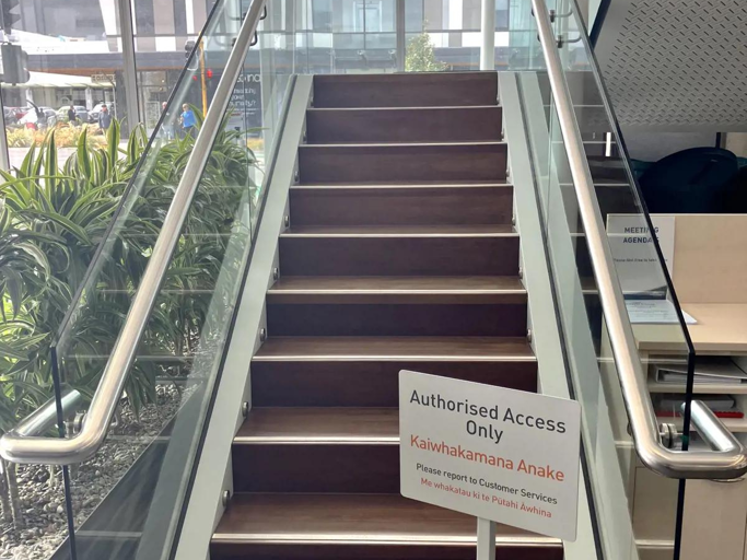 Accessing our Civic Building, Council Chambers and Mayor's office ...
